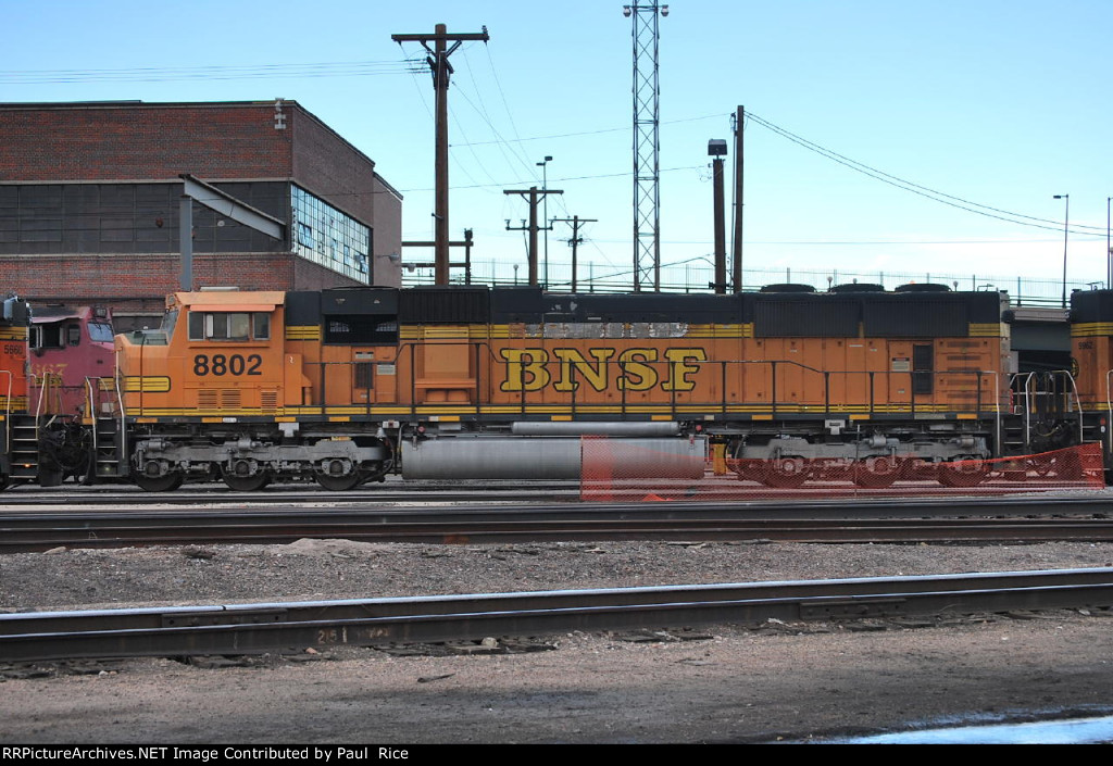 BNSF 8802